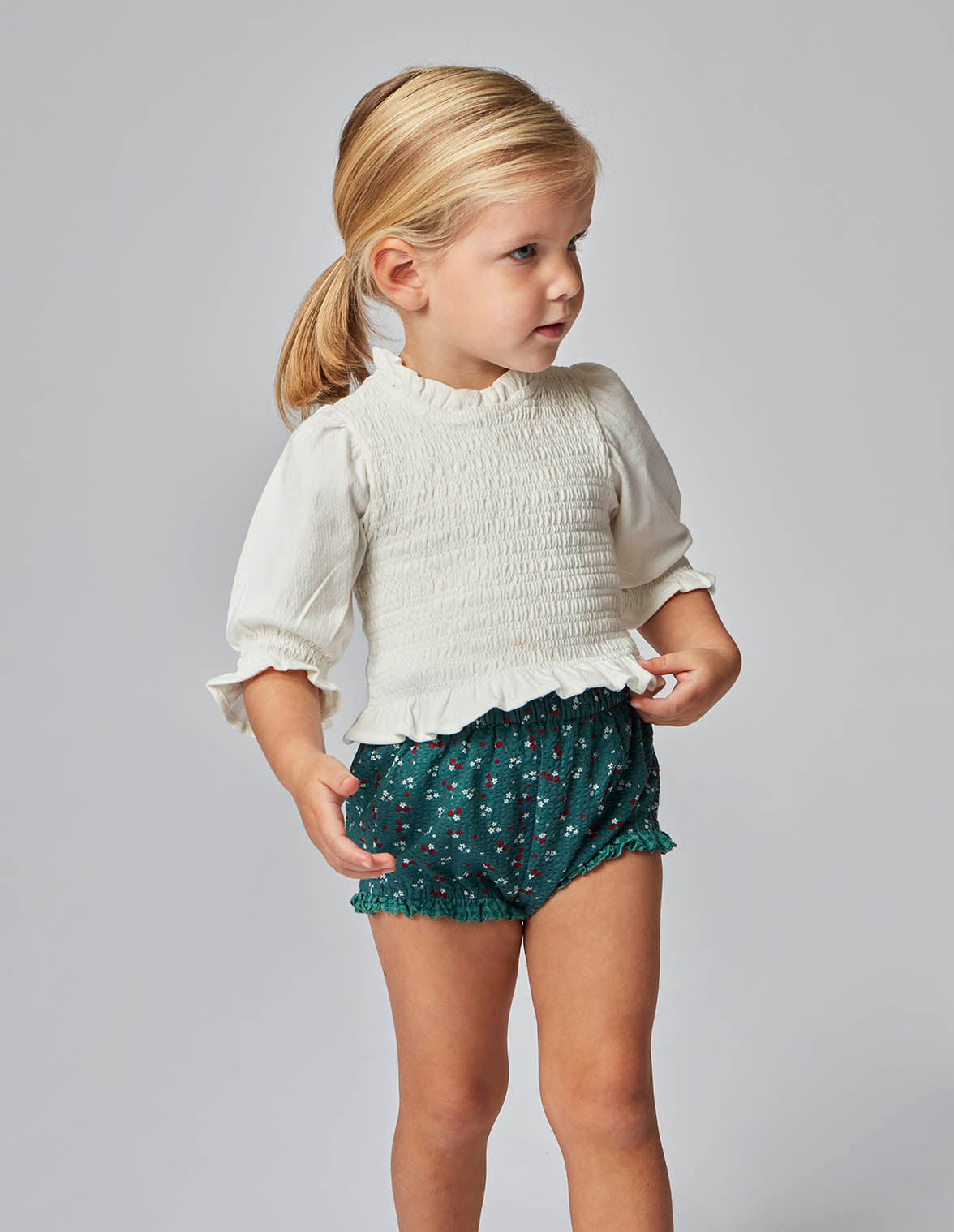 Camiseta De Manga Corta Con Smock Color Blanco Roto | Niña Bebe | Gocco – Gocco México